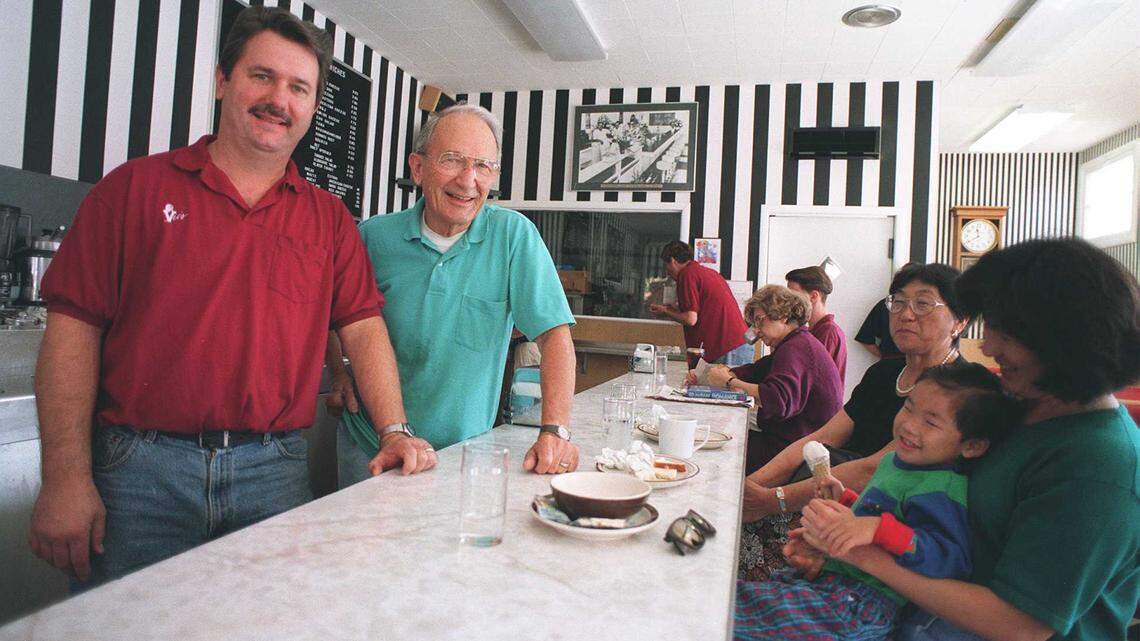 Owner of Vic’s Ice Cream in Sacramento CA’s Land Park dies | Sacramento Bee