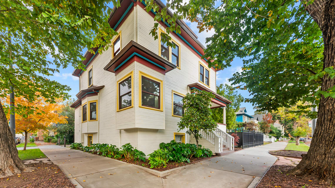 1912 Craftsman in Mansion Flats Sacramento restored for sale ...