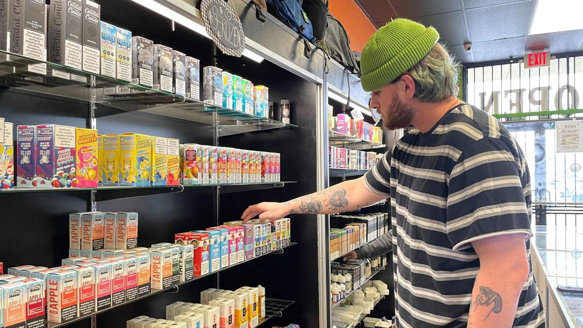 Comienza prohibición de vender tabaco de sabores en CA | Fresno Bee