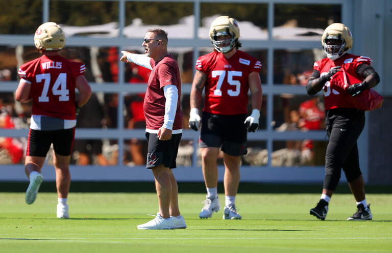 Kyle Shanahan Watches 49ers Camp After Car Accident Sacramento Bee