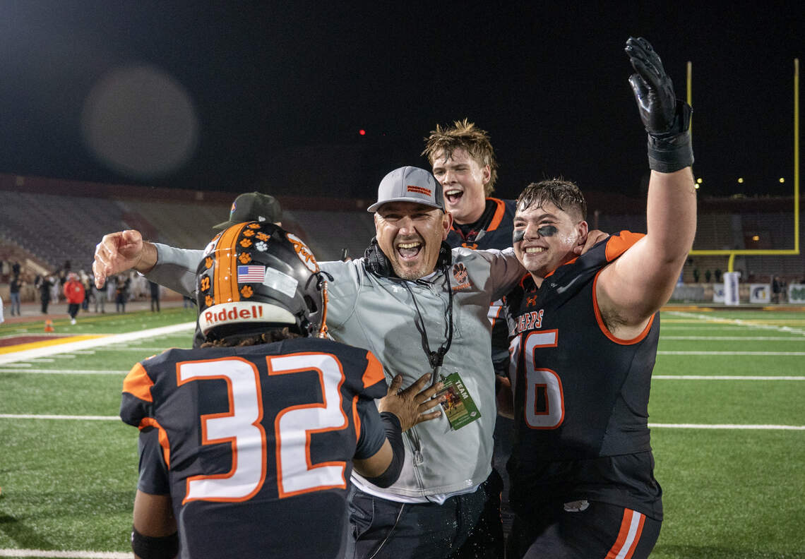 Roseville football wins first CIF section title since 1987 | Sacramento Bee