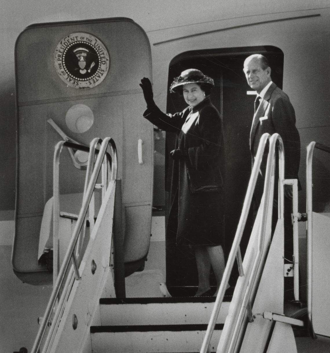 Photos show Queen Elizabeth II’s historic visit to Sacramento ...