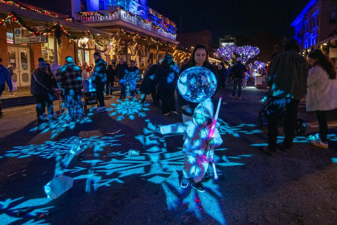 Sacramento CA holiday lights: Submit your home to Bee guide ...