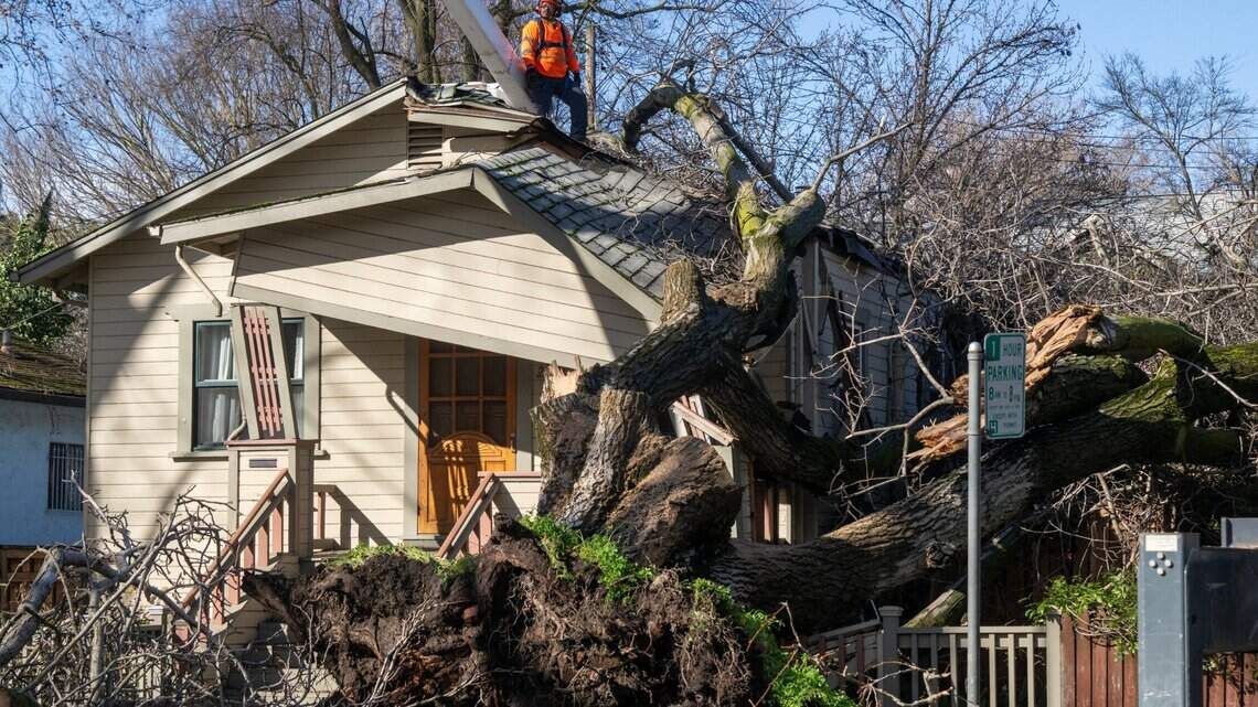 Live storm updates: Winds subside in Sacramento, outages persist ...