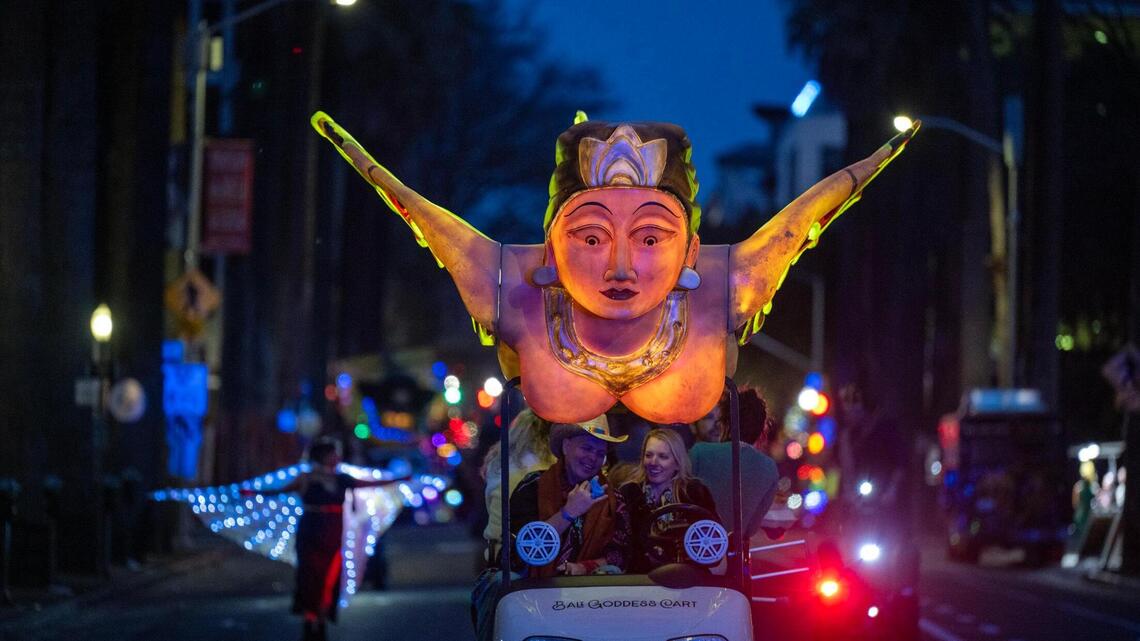 Photos: City of Trees Parade in Sacramento CA for Mardi Gras ...