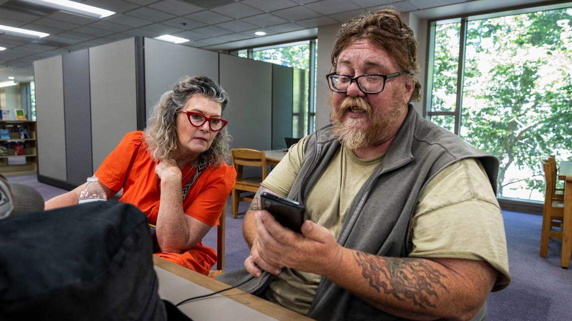 Social work interns transform lives at Sacramento libraries ...