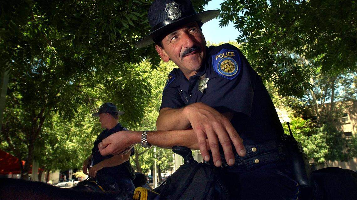 Longtime Sacramento police Officer Billy Lyons dead at 76 | Sacramento Bee