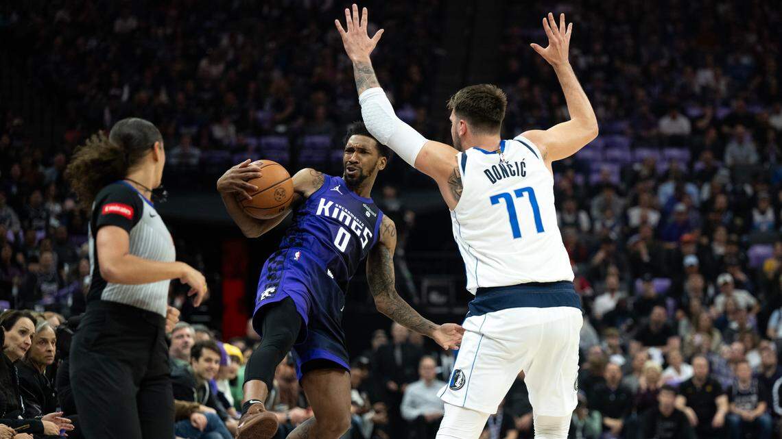 Mavericks pass Kings in NBA playoff race with blowout win | Sacramento Bee