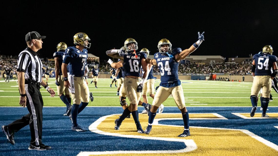 Record crowd watches UC Davis win its season opener | Sacramento Bee