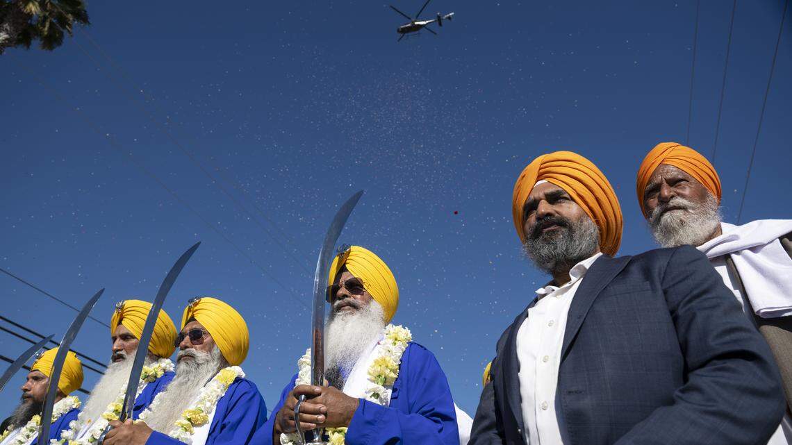 Huge crowd gathers for Sutter County Sikh festival and parade | Merced ...